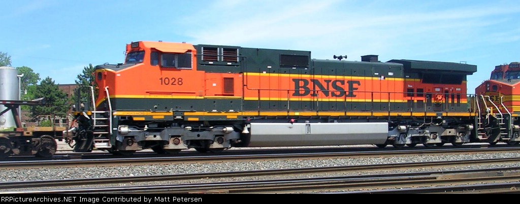 BNSF 1028